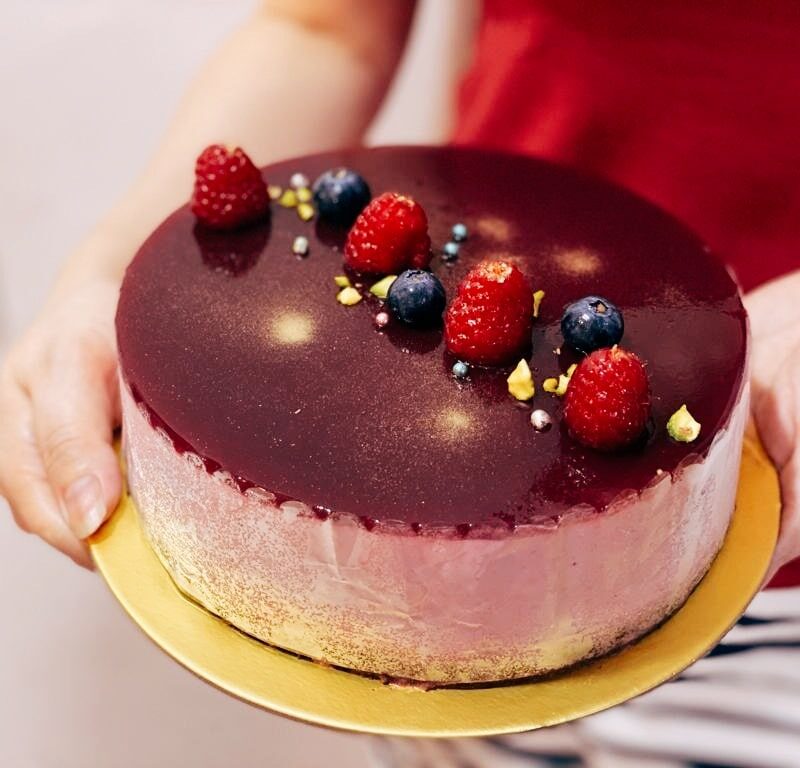 Raspberry Lychee Rose Gateau - Opera Haus